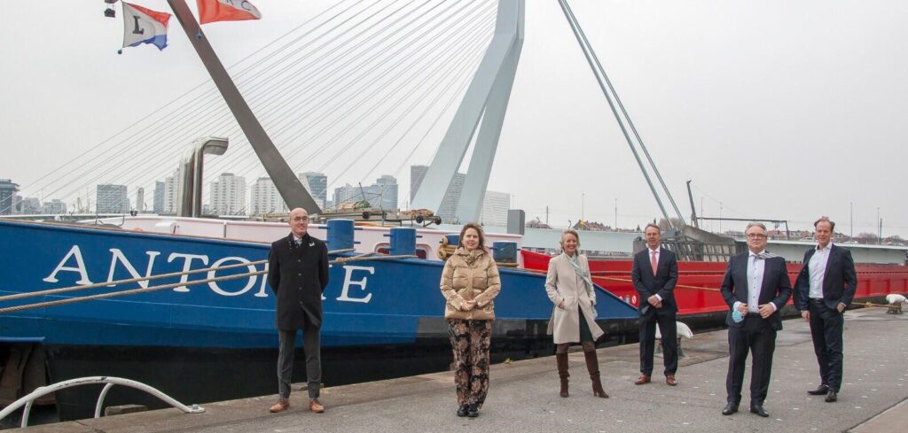 First hydrogen-powered Dutch inland navigation barge announced ...
